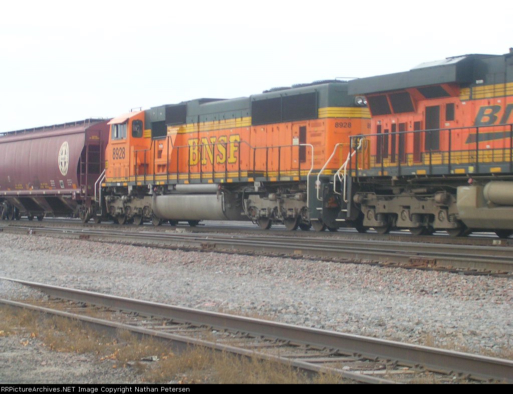 BNSF 8928